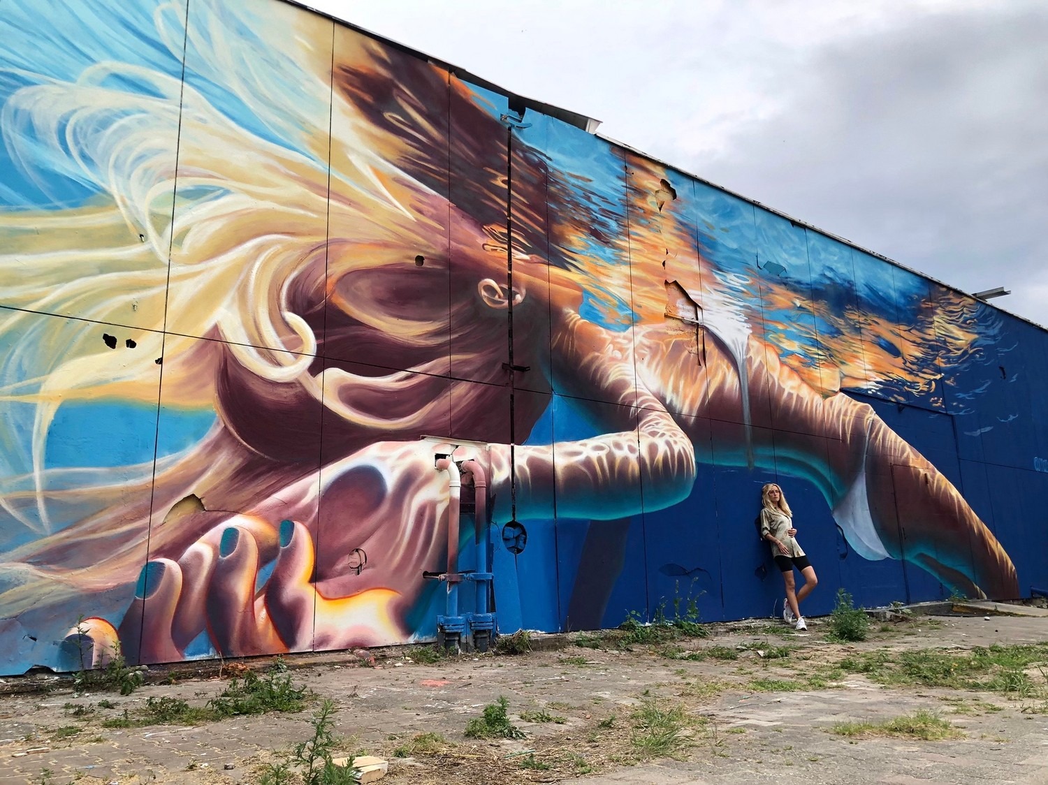 Na festivalu ulične umetnosti Graffiti Na Gradele sa Amandom Aru-teom ...