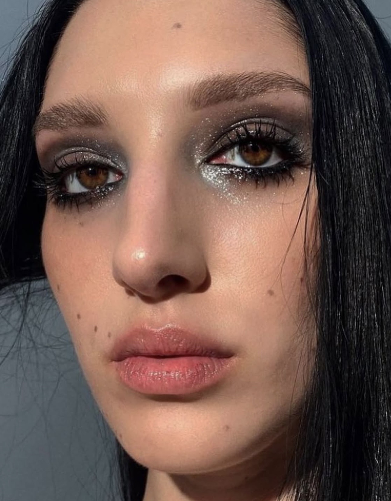 Euphoria makeup artist reveals how to achieve perfect glittery eye look ...