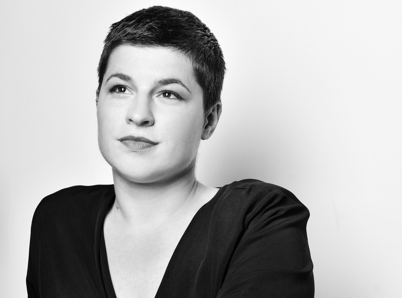 Monika Herceg razkriva, katerih 5 pesniških zbirk bere